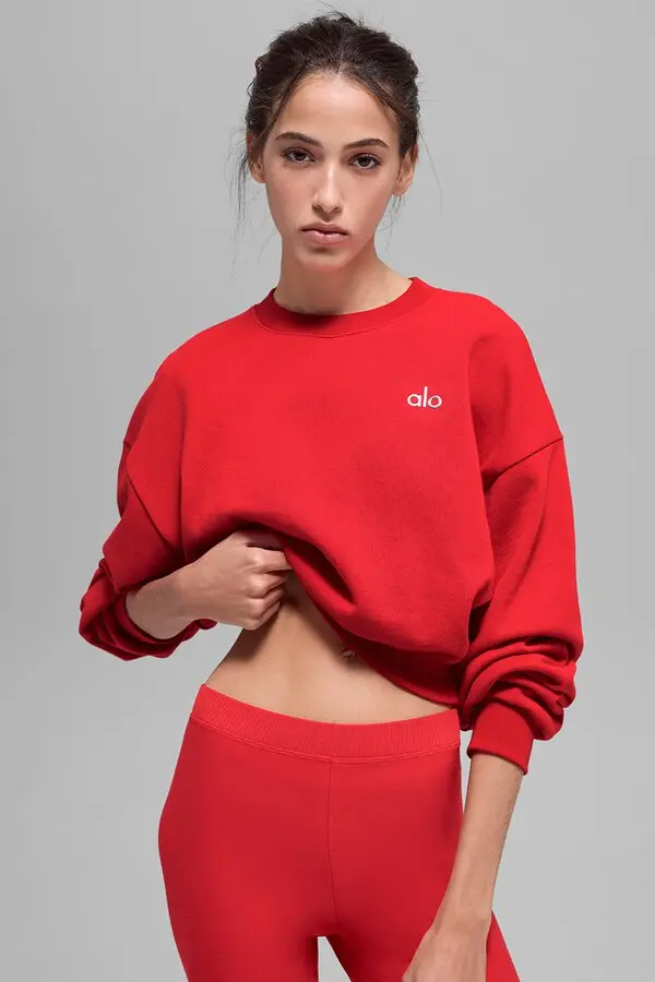 alo/yoga/Cropped Accolade Crewneck/正規品 Alo Yoga Cropped Crewneck Top - Bright Red | Editorialist
